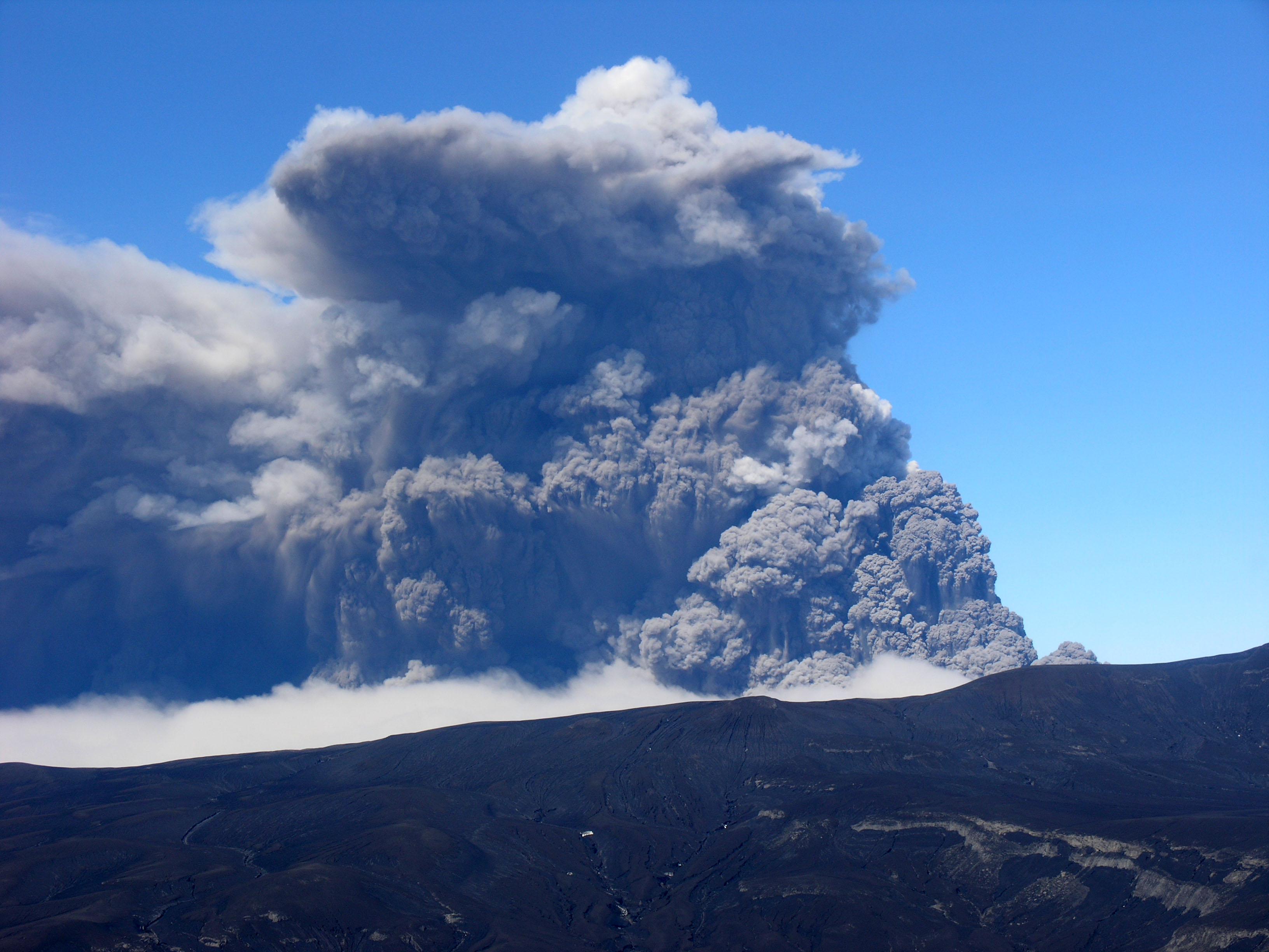 Eruption of Okmok volcano, August 3, 2008.
