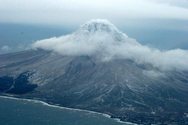 Augustine Volcano. Image taken during 1/16/06 gas overflight showing ...
